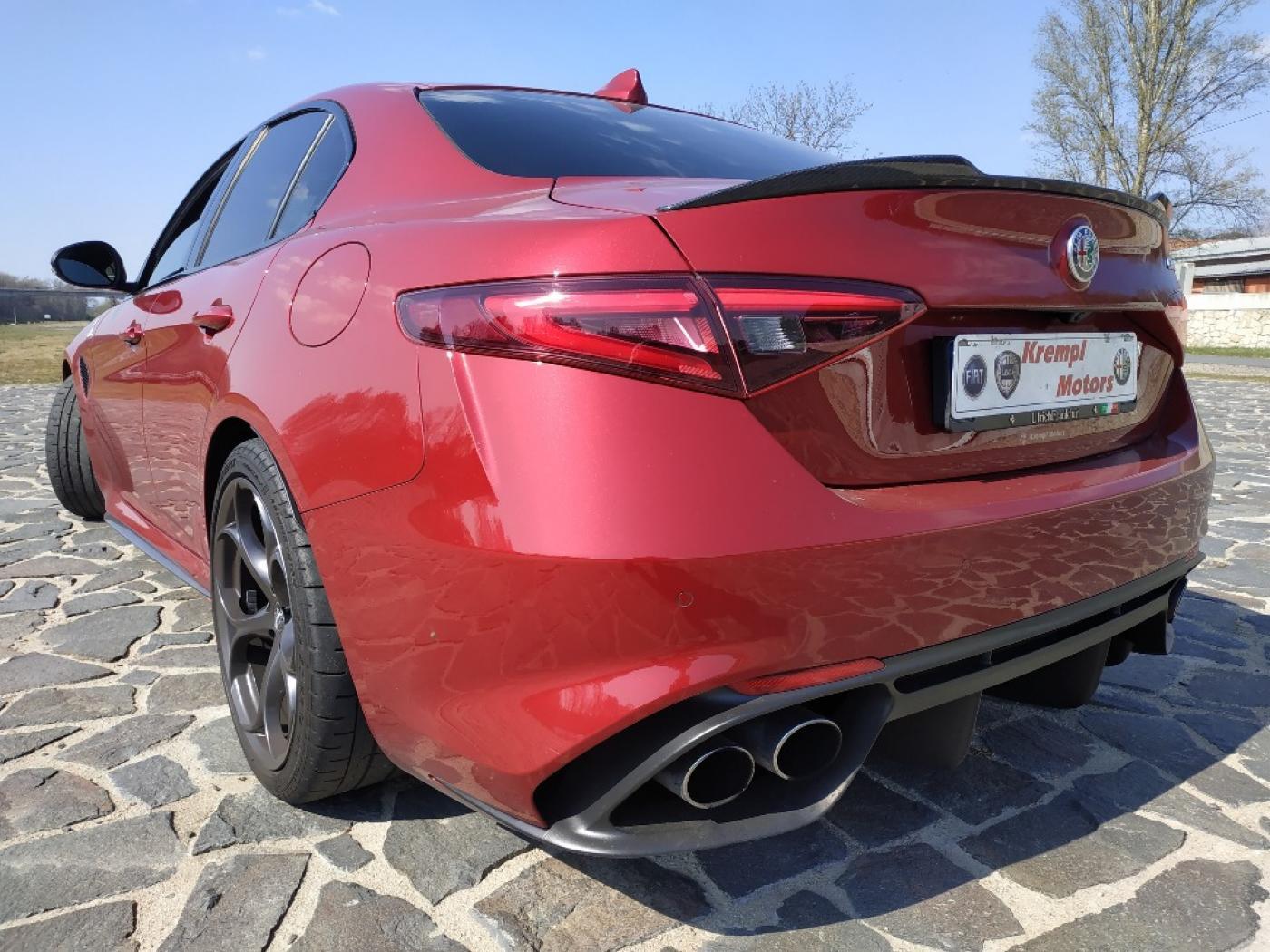 Alfa Romeo Giulia 2.9 Turbo V6/2017/ AT Quadrifoglio sedan - sedan