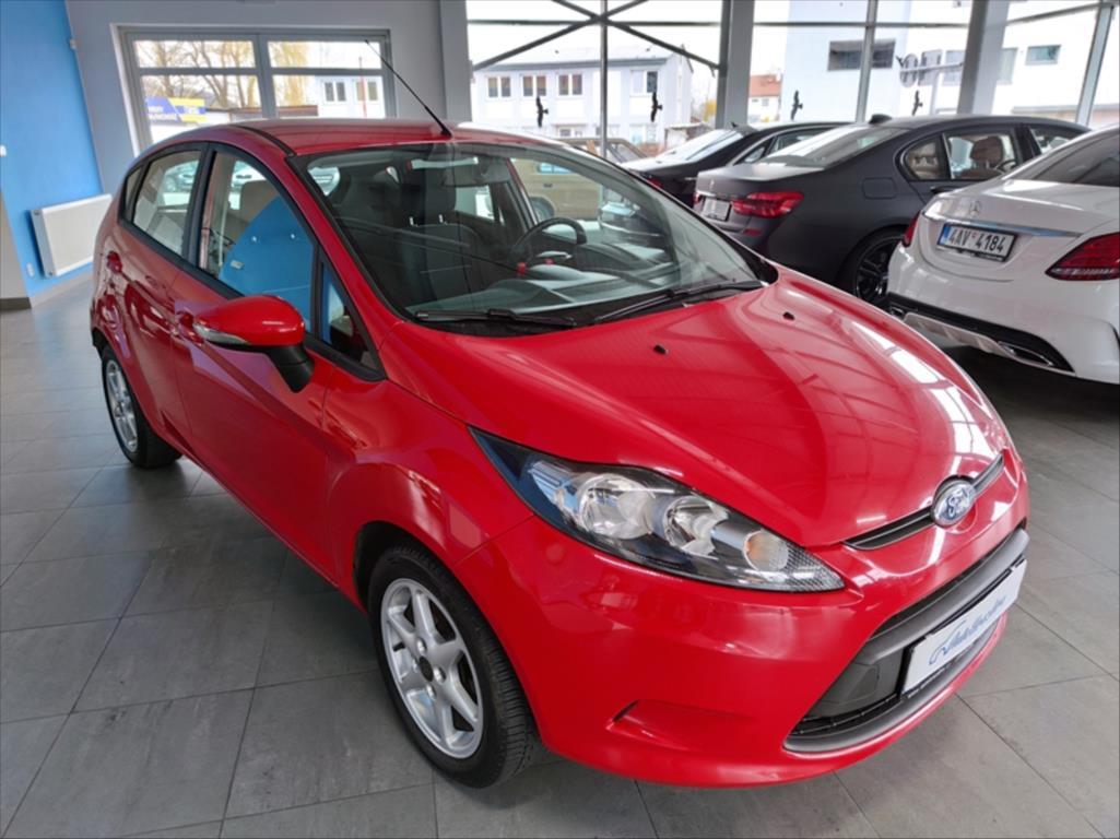 Ford Fiesta 1,2 SERVISNÍ KNÍŽKA hatchback benzin - hatchback benzin