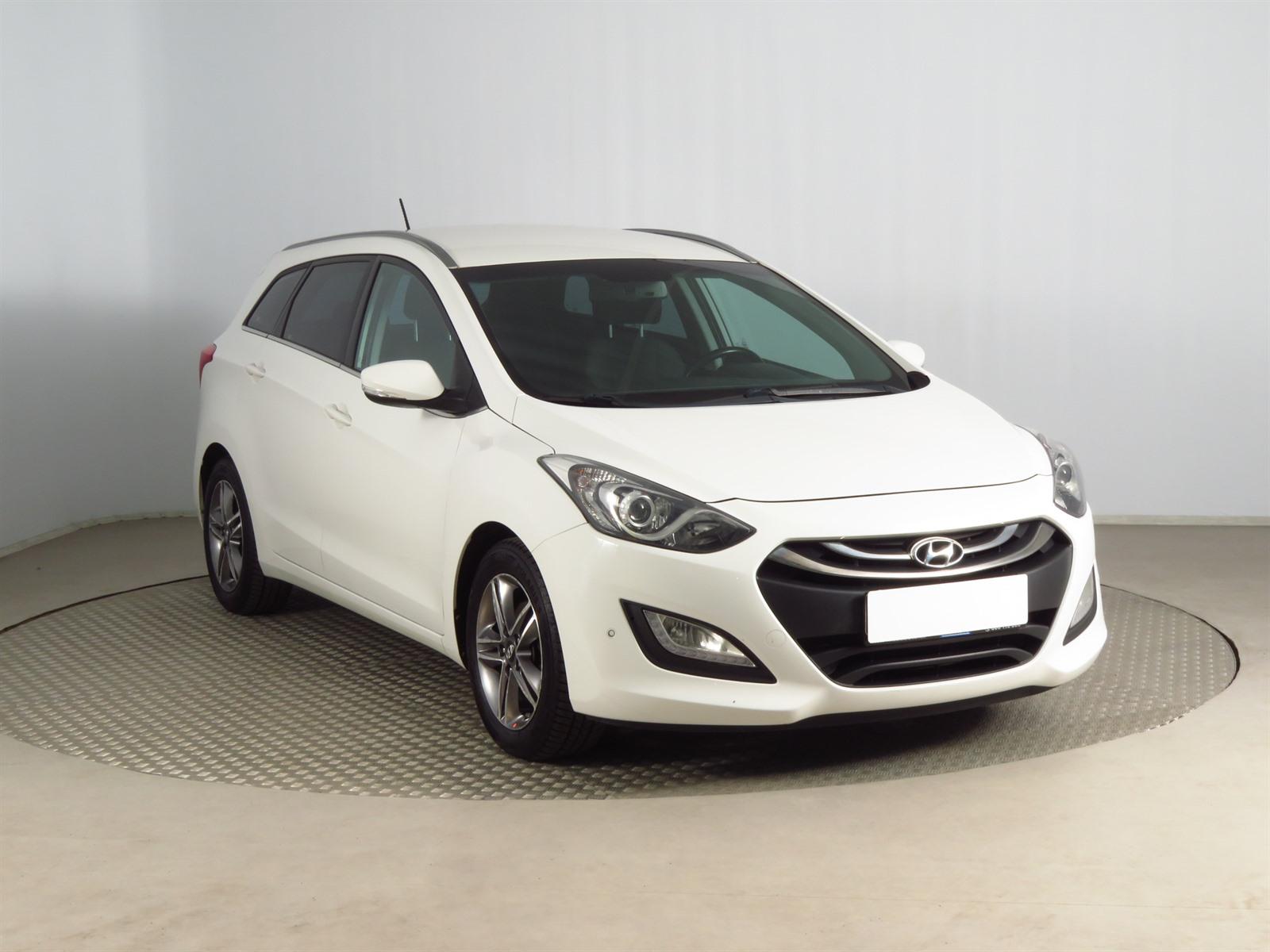 Hyundai i30 1.6 MPI 88kW kombi benzin - kombi benzin