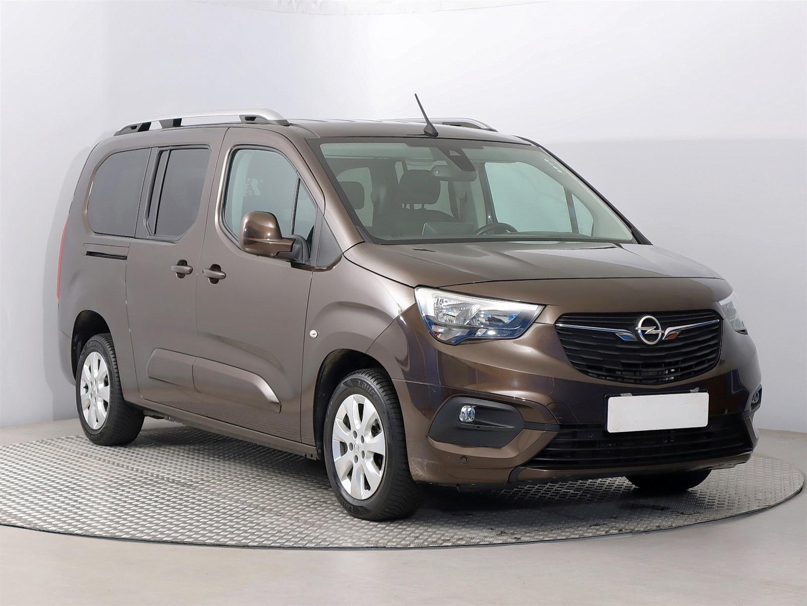 Opel Combo 1.2 Turbo 81kW pick up benzin - pick up benzin - YAUTO.cz