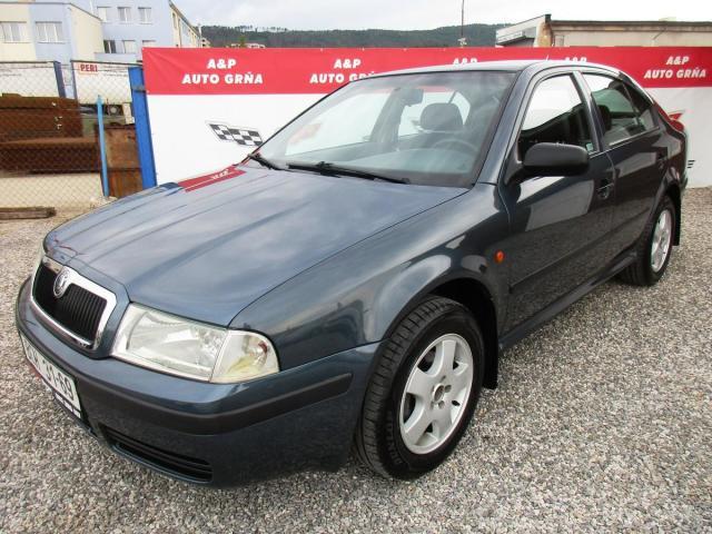 Škoda Octavia 1,6i GLX SERVO CENTRAL ALUKOLA hatchback - hatchback benzin