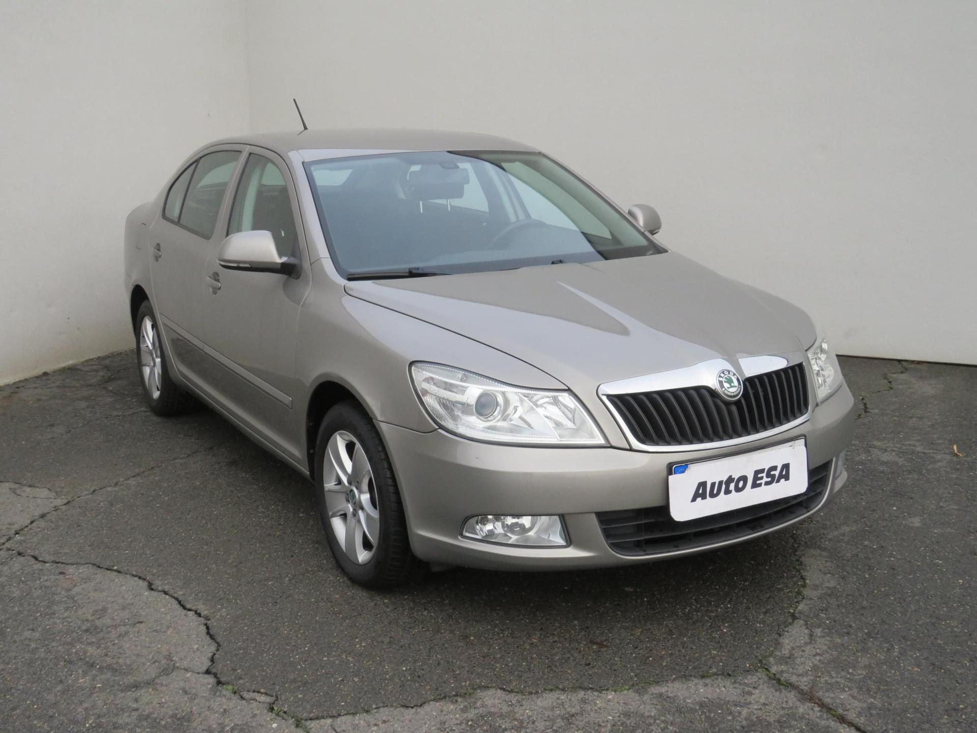 Škoda Octavia 1.6 TDi liftback nafta - liftback nafta