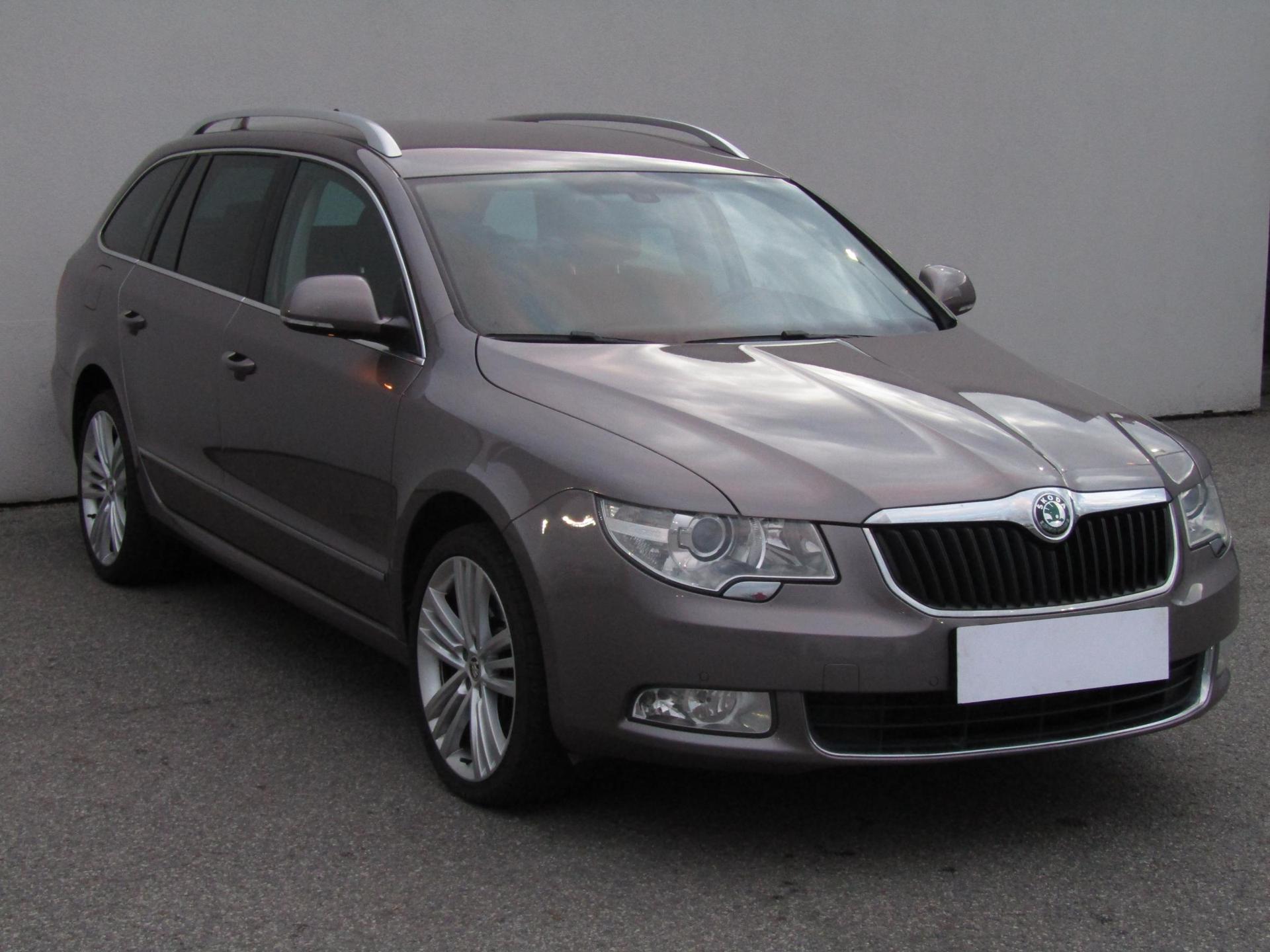 Škoda Superb 3.6 V6, ČR kombi benzin - kombi benzin - YAUTO.cz