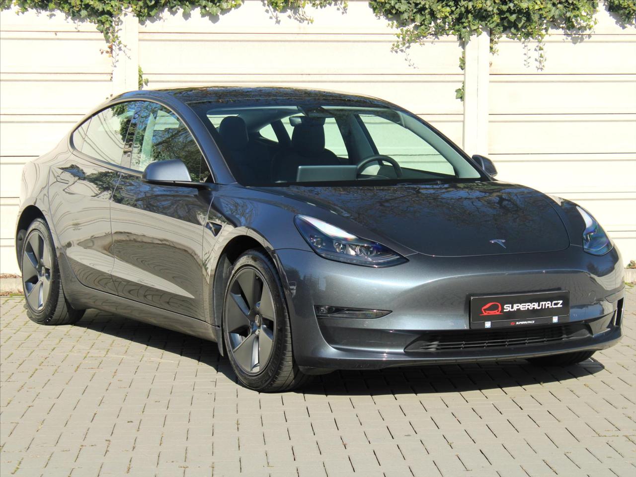 Tesla Model 3 0,0 366kWh AWD Long Range ČR 1.maj AWD A/T Long Range ...